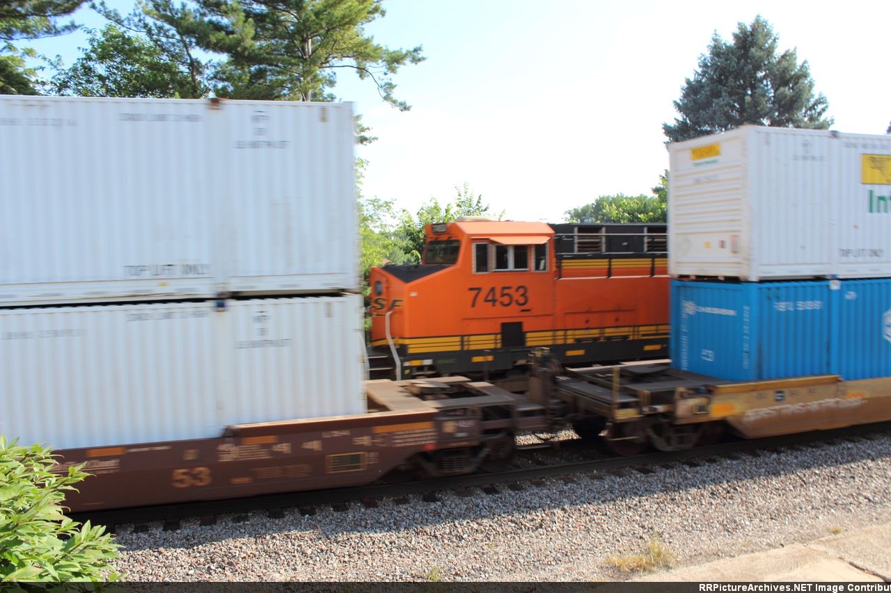 BNSF 7453